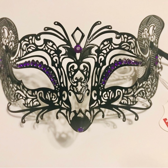 Holiday | Beautiful Feline Filigree Mask Hand Made Intricately With ...